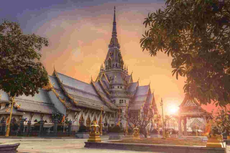34 Fascinating Facts About the Spring Temple Buddha - Buddy Choice Articles